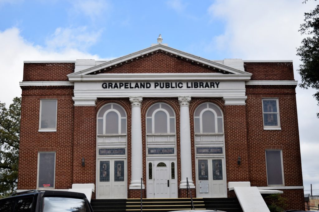 Grapeland Public Library Celebrates 15th Anniversary - The Messenger News