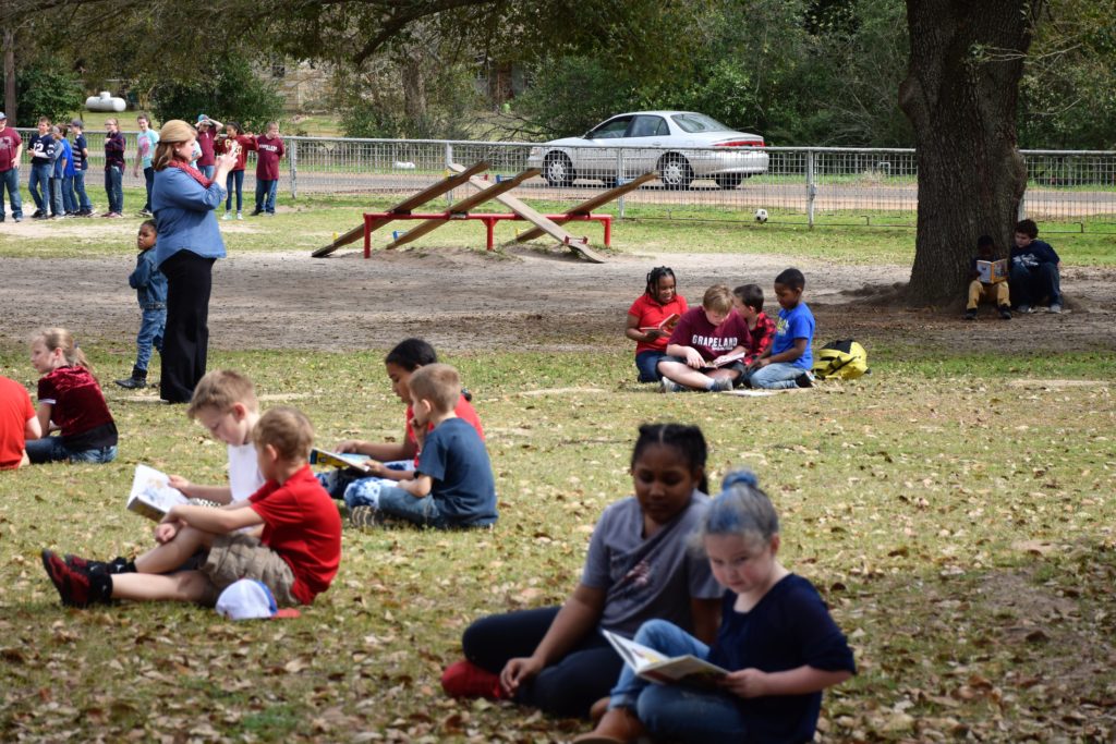 Read Across Grapeland - The Messenger News