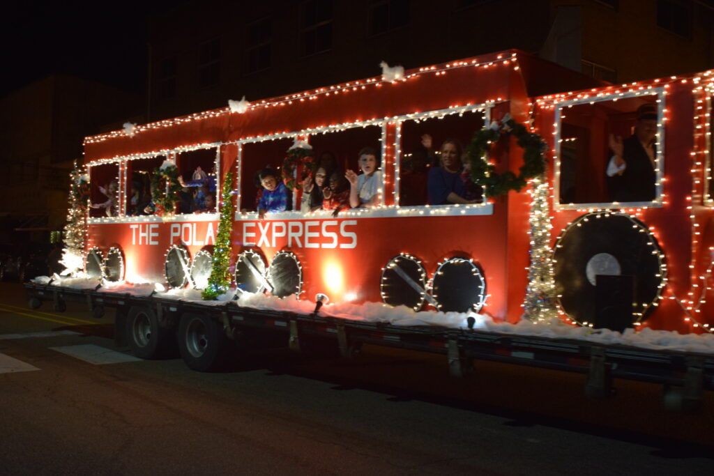 It’s Beginning to Look a Lot Like Christmas - The Messenger News