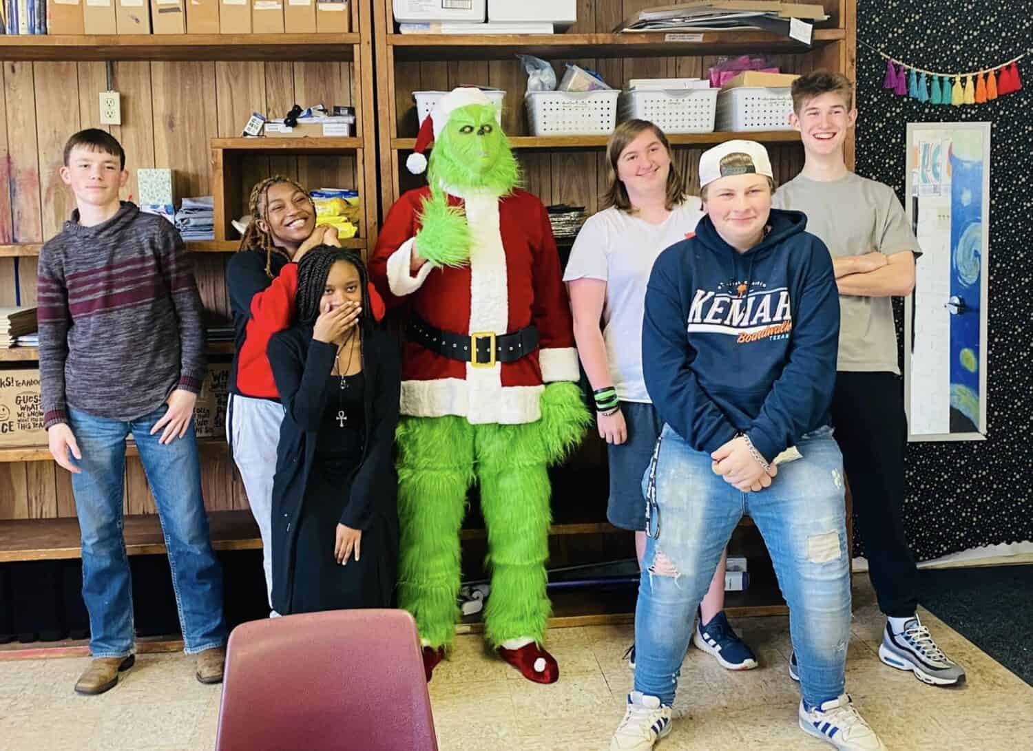 Grinch Visits Grapeland Schools - The Messenger News