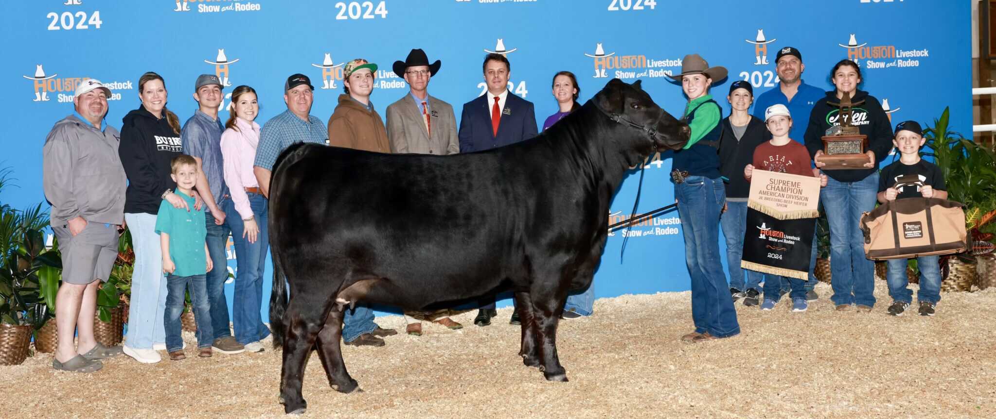 Katherine Allen And “Tricki Woo” Win Triple Crown - The Messenger News