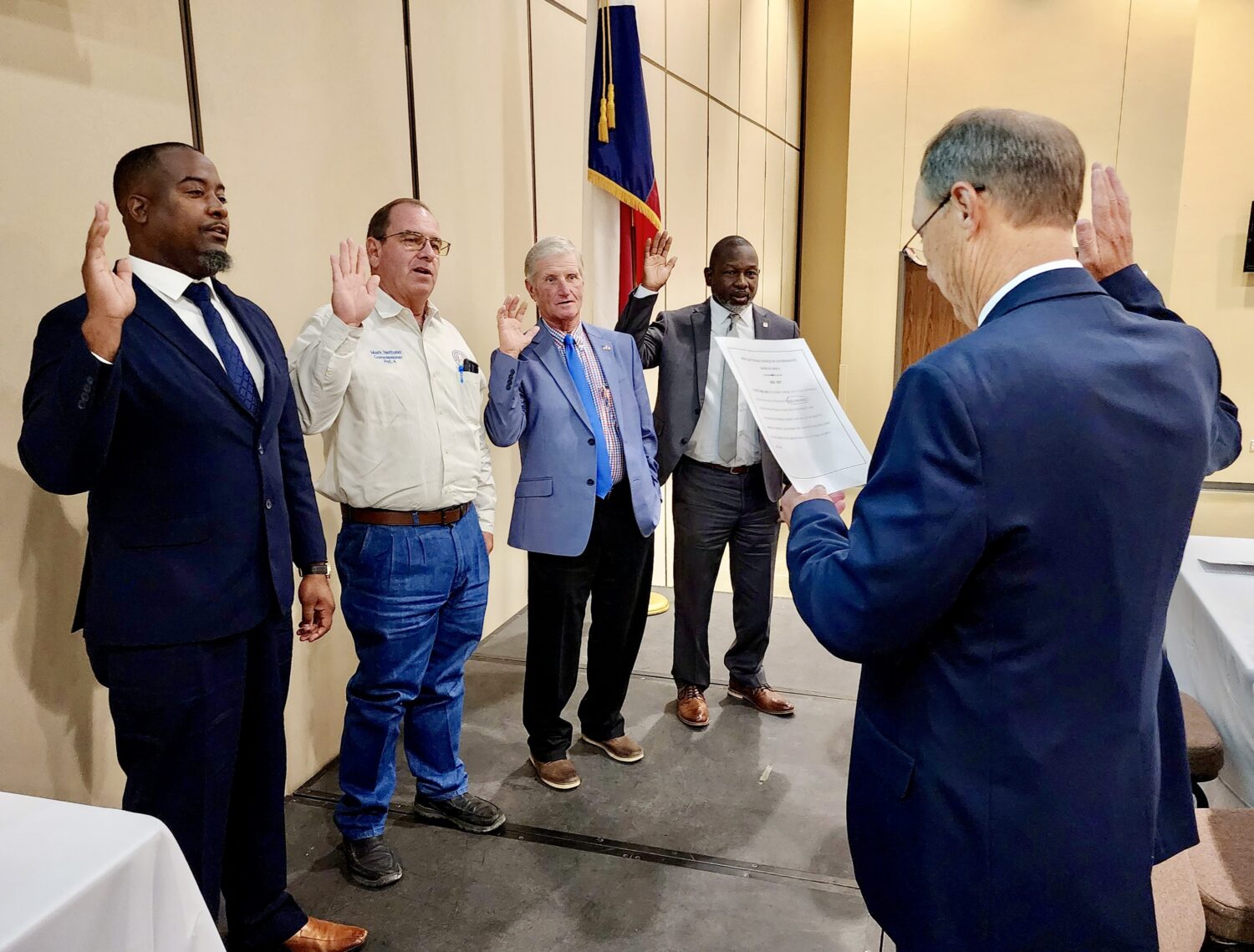 DETCOG Swears in New President - The Messenger News